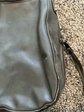 Realer | Bags | Realer Black Purse | Poshmark